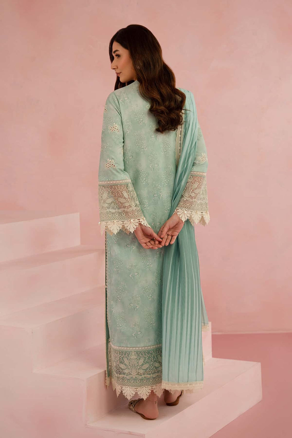 Trendy Lawn Suits Online – Premium Lawn Clothing in Pakistan